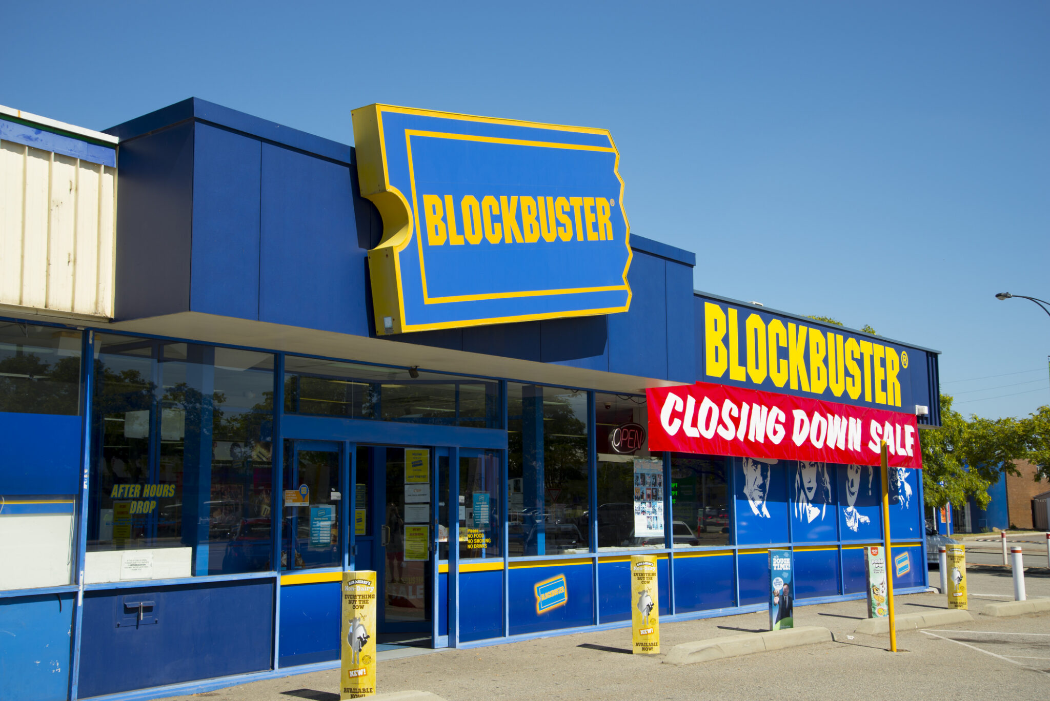 Adapt or Die: How Netflix Took Down Blockbuster - Beyond the Crucible ...